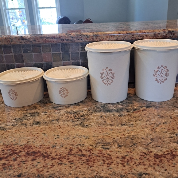 Tupperware | Kitchen | Vintage 97s Tupperware Set Of Four 2 Sizes ...